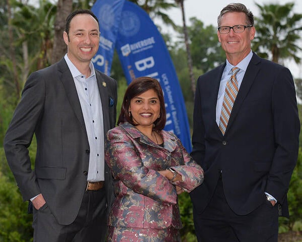 Incoming 2023-2024 Executive Fellows, David Gutierrez '04, Banrsee ...